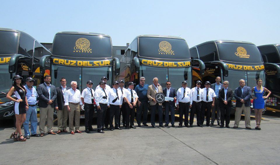 Cruz del Sur renueva flota con buses Mercedes-Benz – Tester